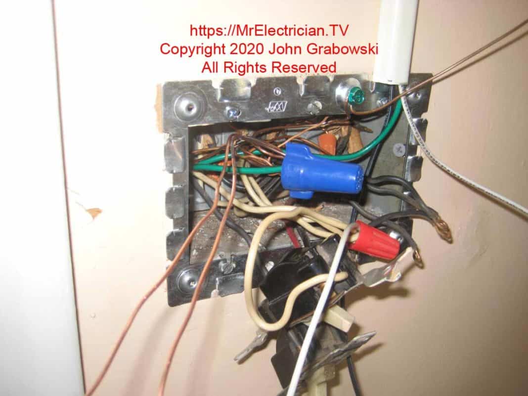 Wiremold Garage Ceiling Outlet