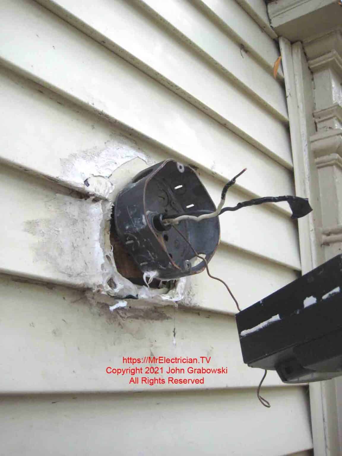 Repair An Outdoor Light Fixture